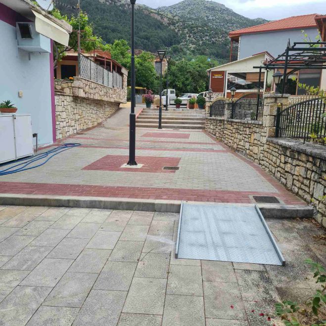 Δήμος Τρίπολης | Κατασκευή ράμπας ΑμεΑ στον πεζόδρομο της Νεστάνης ...