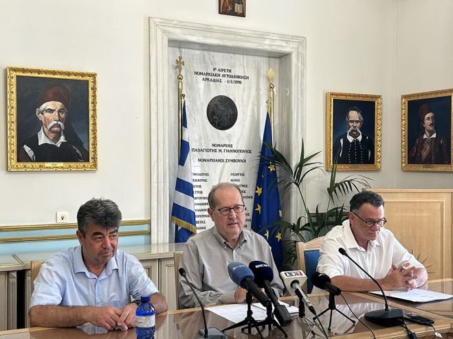 Υπογράφηκε η σύμβαση για την κουνοποκτονία - Kalimera Arkadia