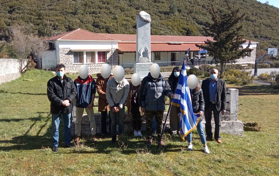 Κατάθεση στεφάνων για την "25η Μαρτίου" στο ΕΕΕΕΚ Μαντινείας - Kalimera ...